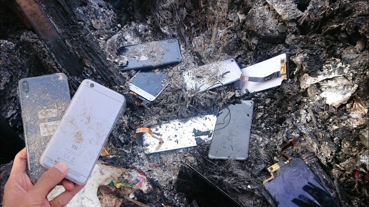 looking for a cellphone in the trash || Restoration phone Samsung - YouTube