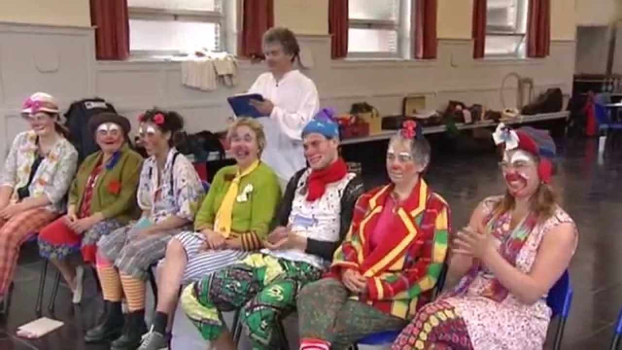 Atelier Teambuilding Clown - YouTube
