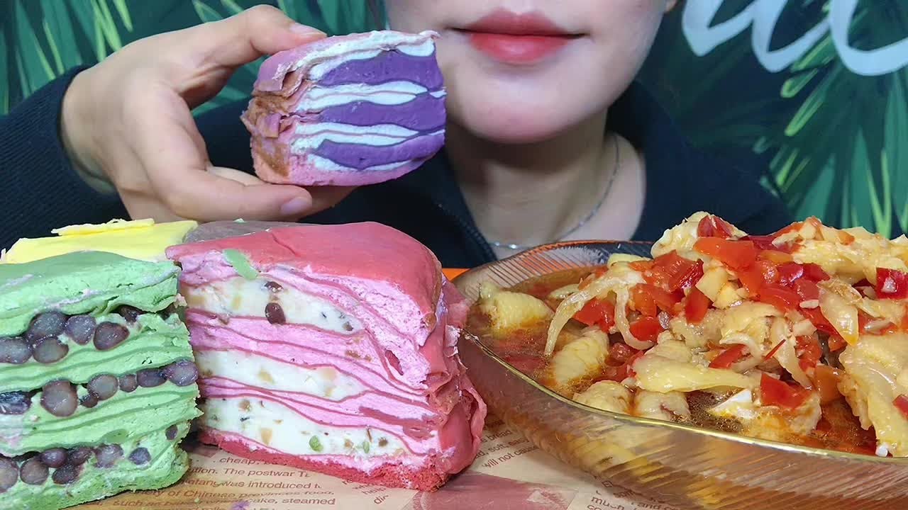 Immersive eating cake | Delicious China - YouTube