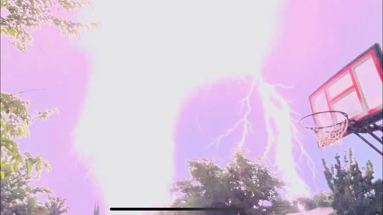 Amazing lightning bolt storm - YouTube