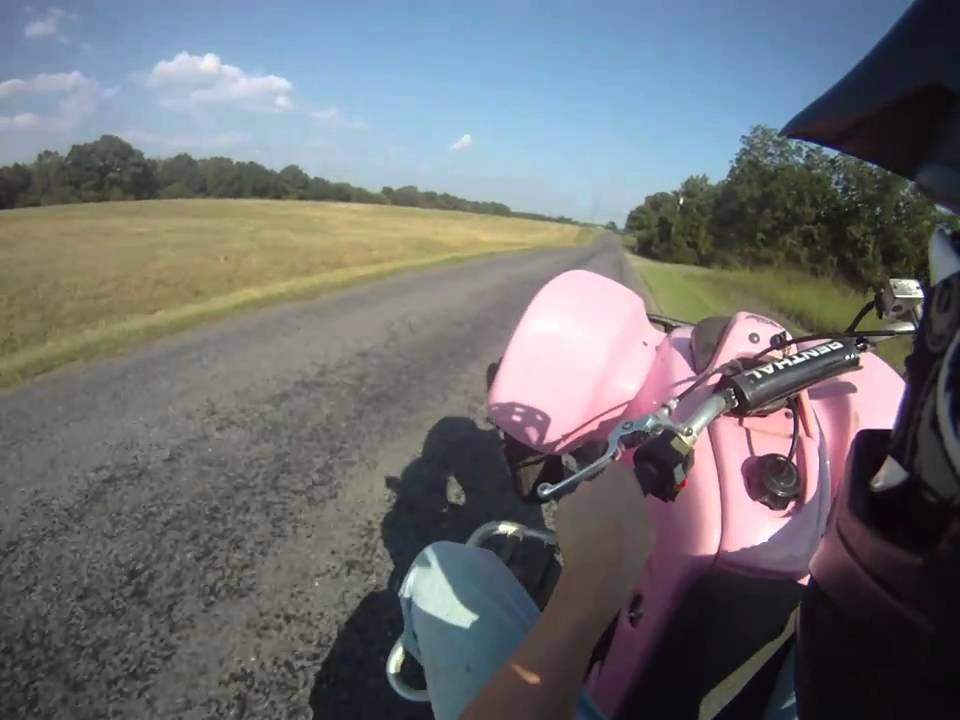 Rocking out a pink 400ex on the Union Grove Poker Run - YouTube