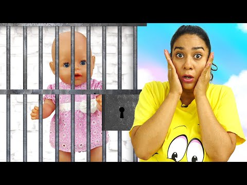 Baby Born Emily und Valeria rauben den Geldautomat aus. Spielzeug Video mit Puppen