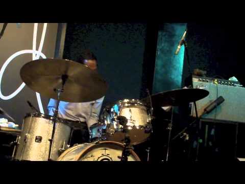 Brian Blade Drum Solo w/ Ron Miles, Bill Frissel 2-16-13 - YouTube