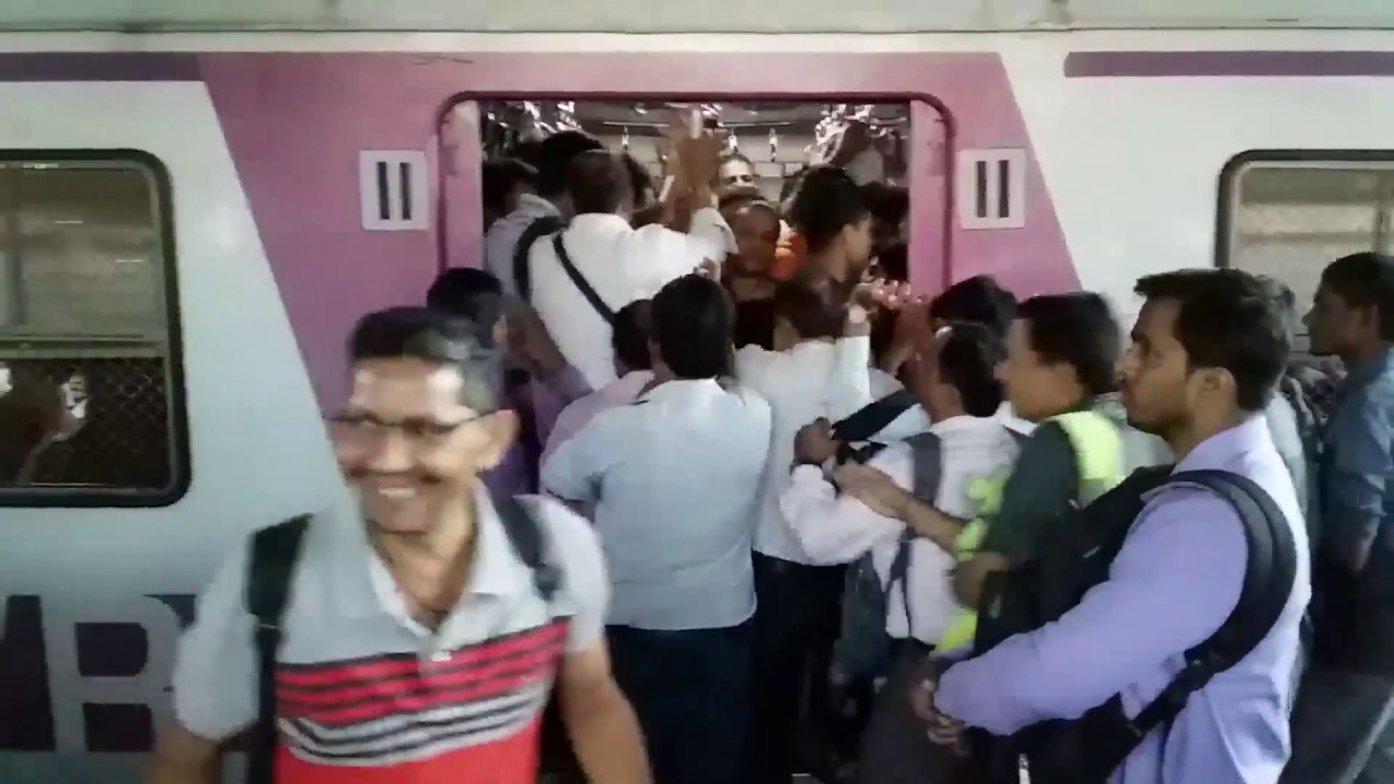 Rush of Mumbai Local in Peak Hours - YouTube