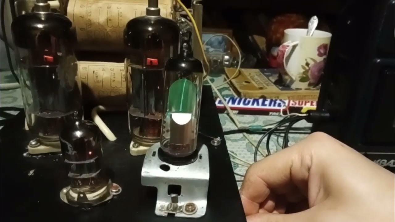 Индикатор 6Е1П в ламповом усилителе. - YouTube