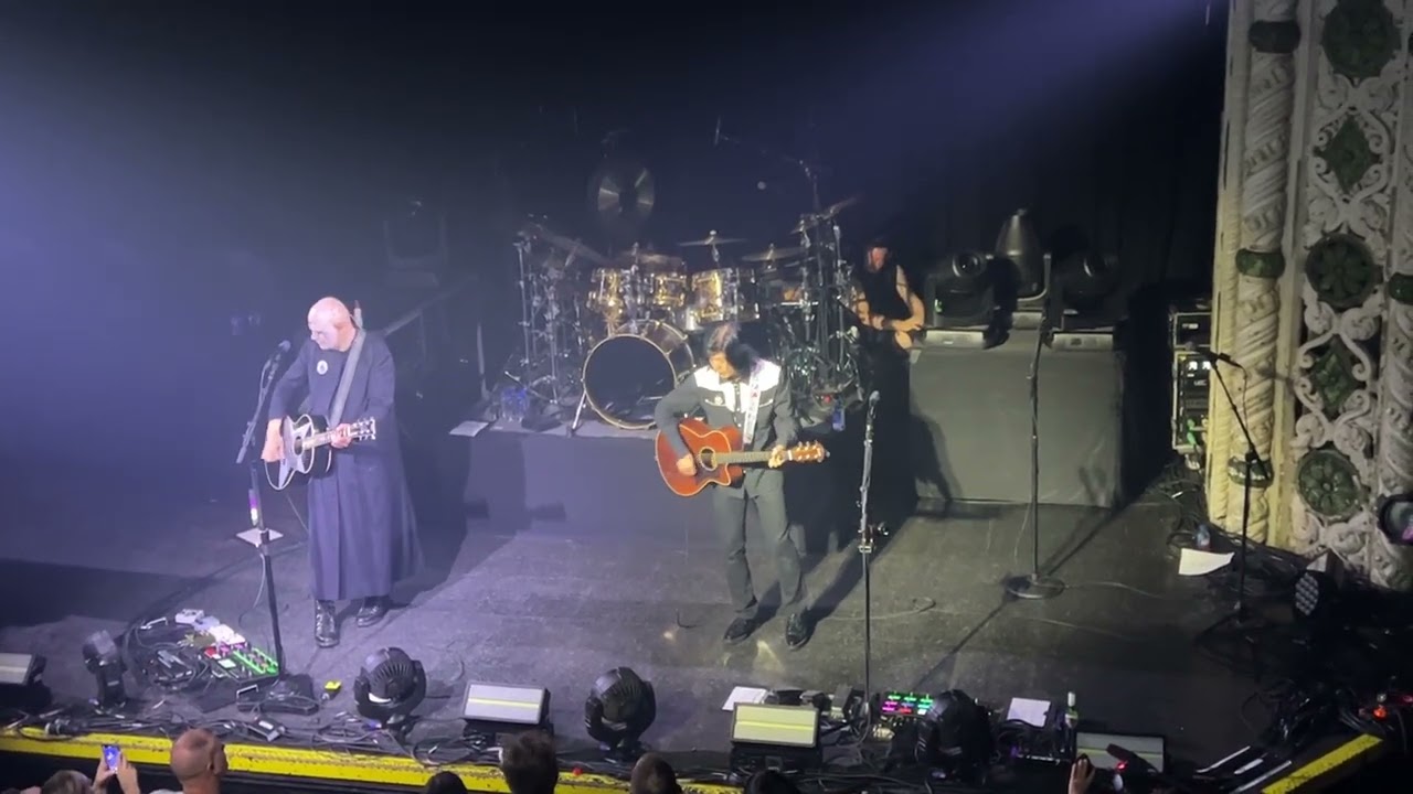 Tonight Tonight - Smashing Pumpkins - Live 9/20/22 Chicago Metro - YouTube