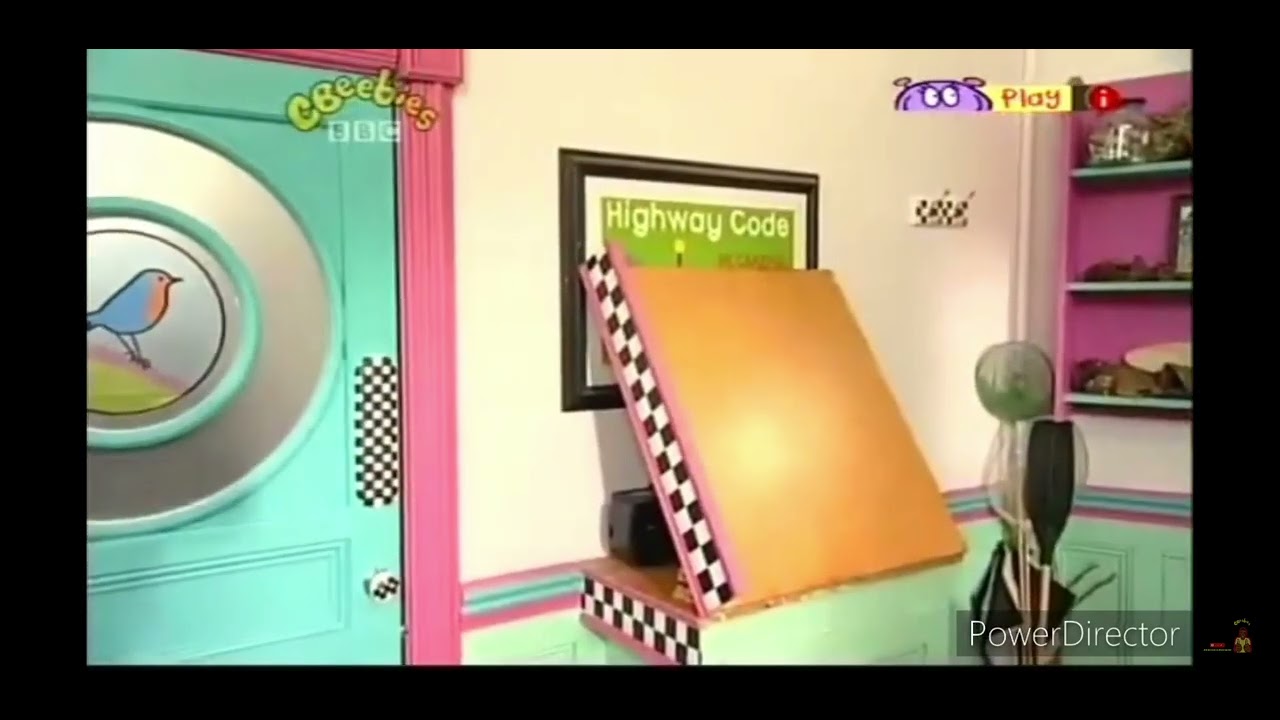 Suzie is worried that PC Plum has to check that the horses are escaped ...