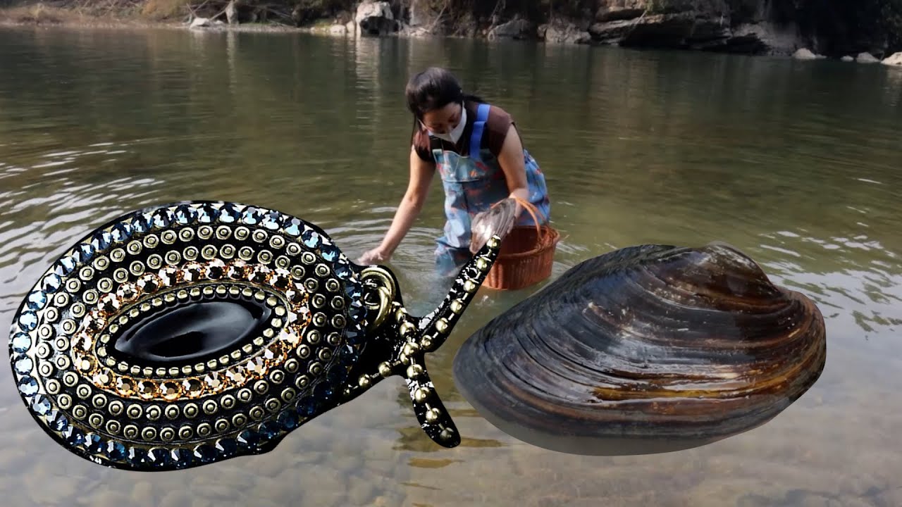 Rural women lucky enough to discover strange oysters, uncovering the ...