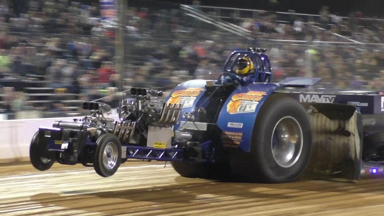 Tractor Pulling 2022 7,800lb. Modified Tractors In Action At The Buck ...