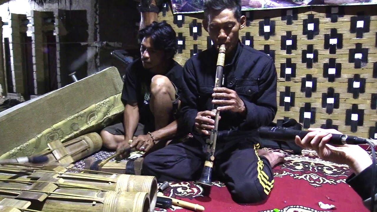 Celempungan Gentra Wiwitan - Mojang Priangan - YouTube