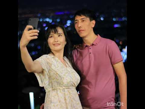 Qolimizda shipsiiy pepsiymen shabazim ekewimiz tungi Almatini koktobeni seyil ettik😊😍