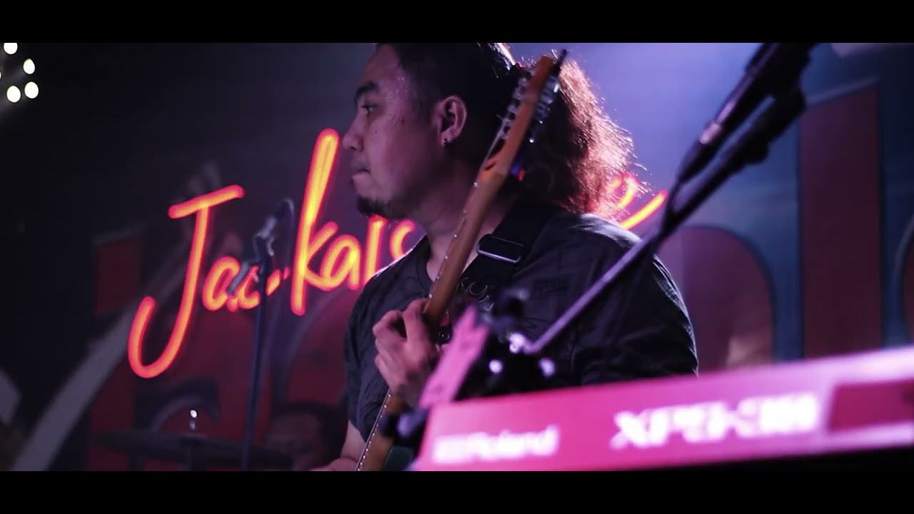 Cast In Place - Ginto (LIVE) - YouTube