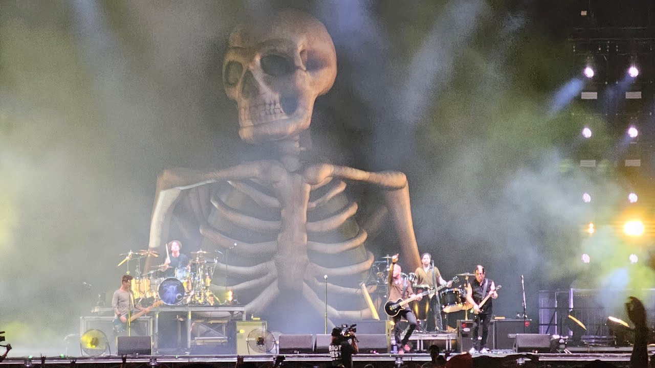 The Offspring Come Out And Play Riot Fest 2024 - YouTube