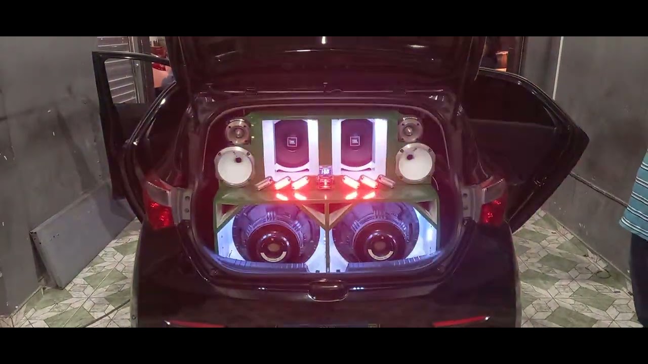 hb20 com som automotivo!!! - YouTube