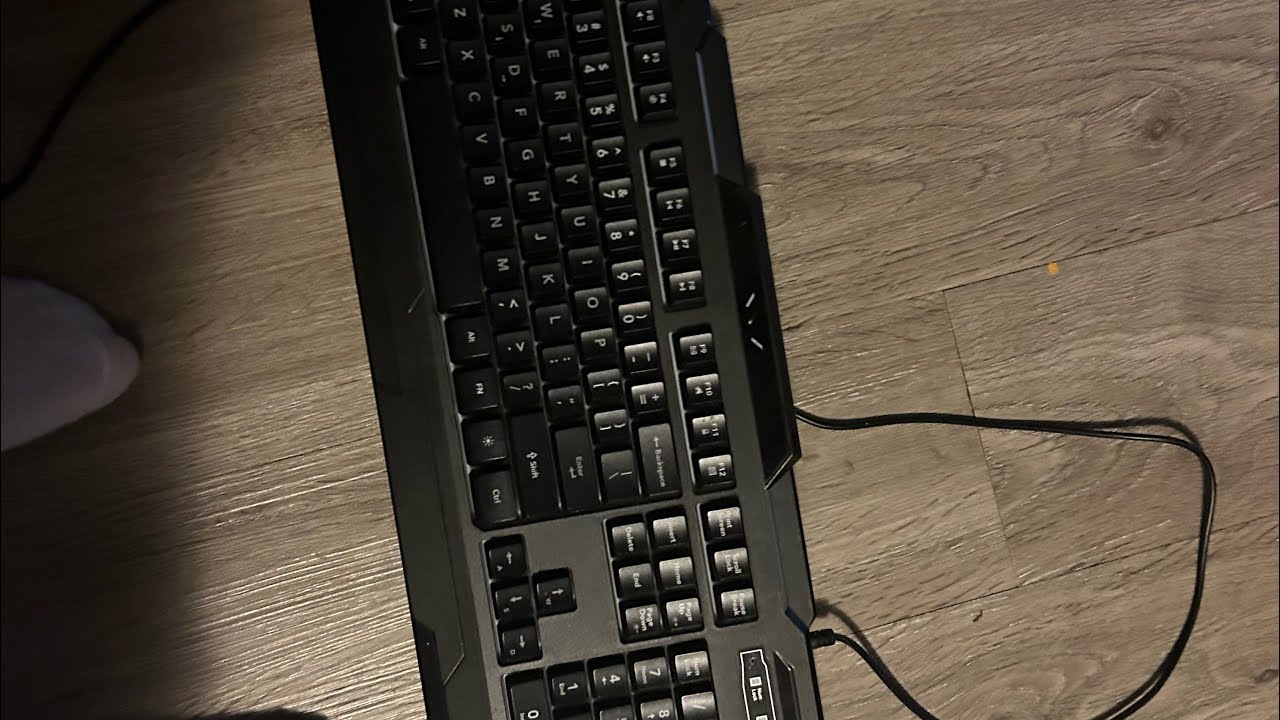 Razor mini the axtrix mini and the full size bugha keyboard - YouTube