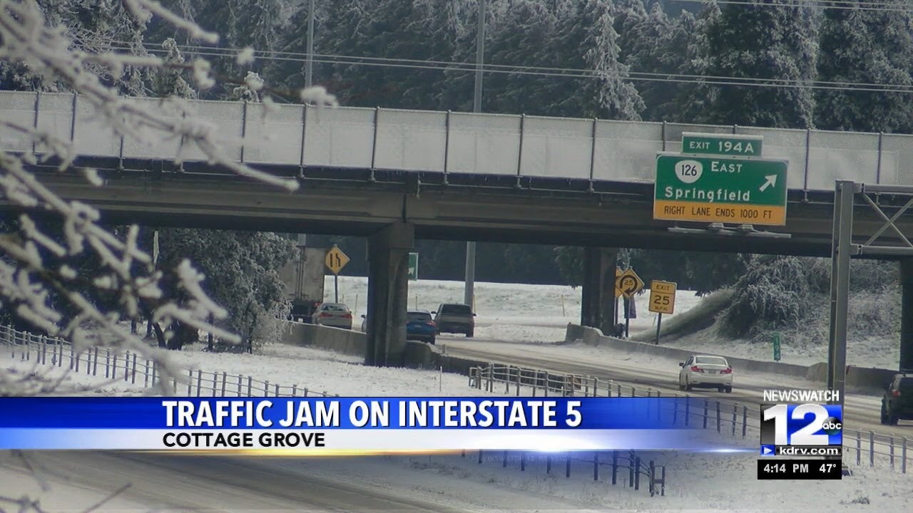 Traffic jam on I-5 north in southern Lane County - YouTube