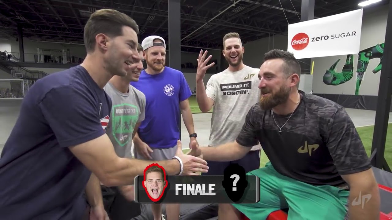 Freeze Frame Football Battle Dude Perfect 1 - YouTube