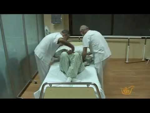 Desplaçament cap al capçal del llit sense ajuda del malalt.avi - YouTube