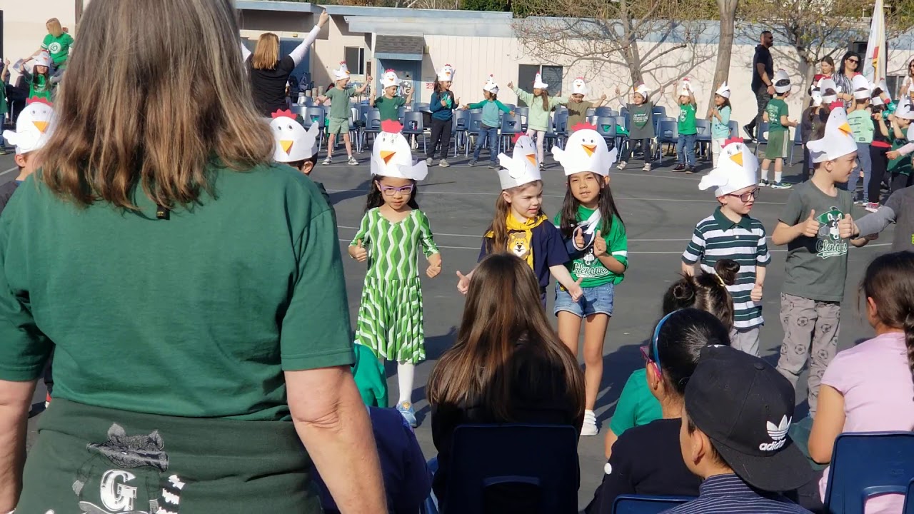 Brooklyn kinder show - YouTube