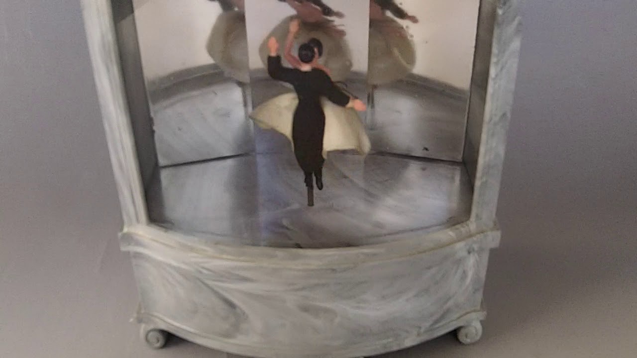 Vintage Dancing Music Box - YouTube