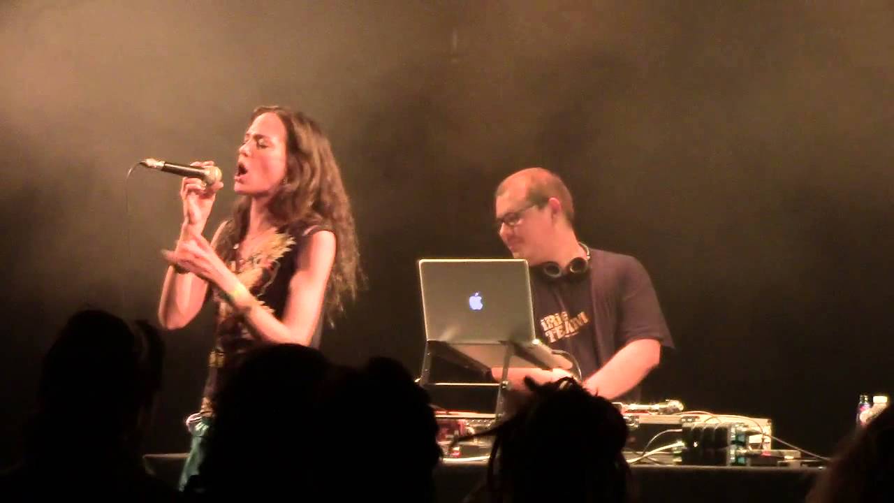Leah Rosier - Stronger @ LIVE Reggae Sunset #2 - YouTube
