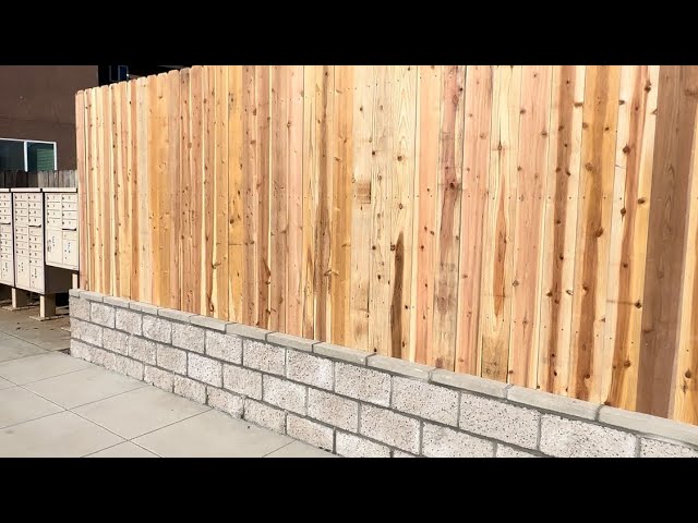 Muro De Contención De Postes De Madera