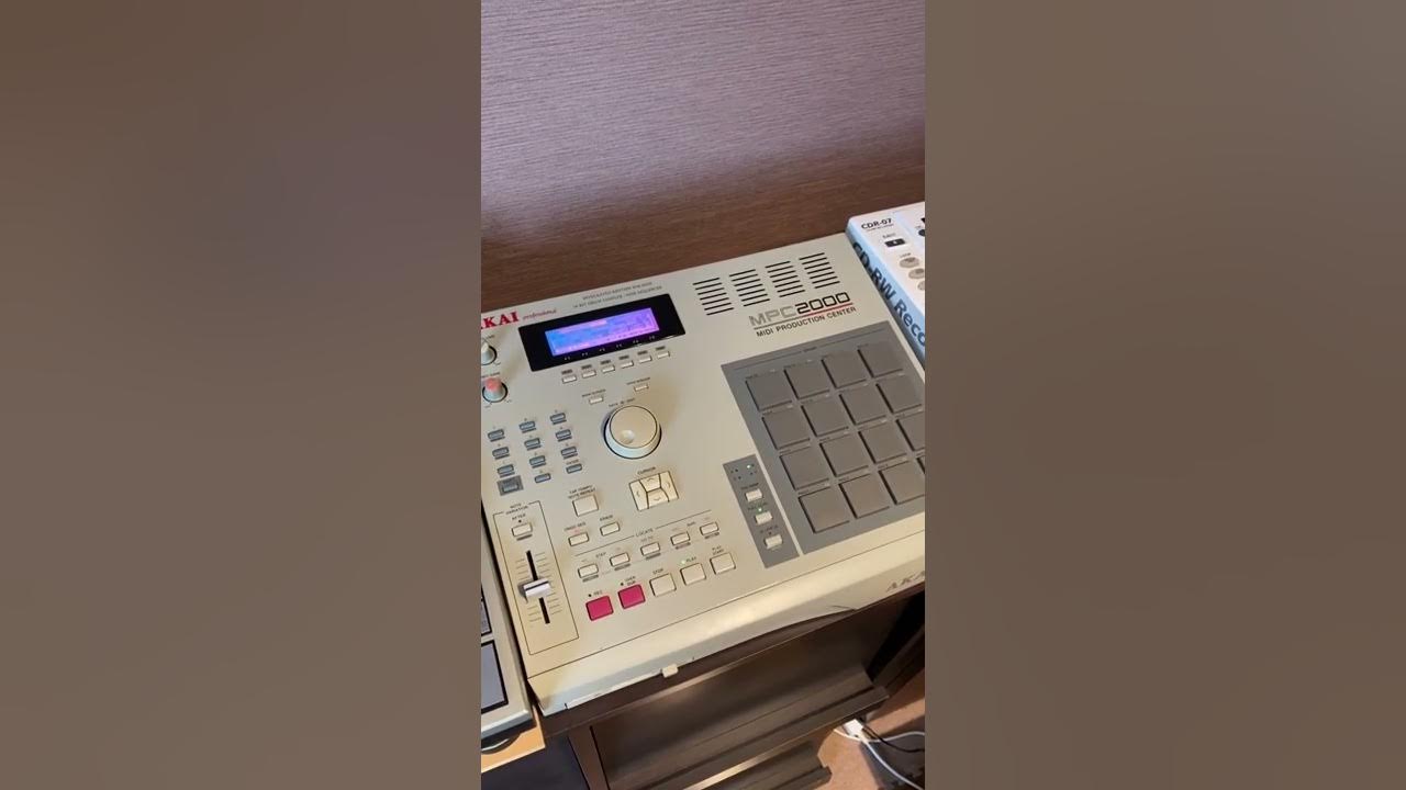 AKAI MPC2000 sampling - YouTube