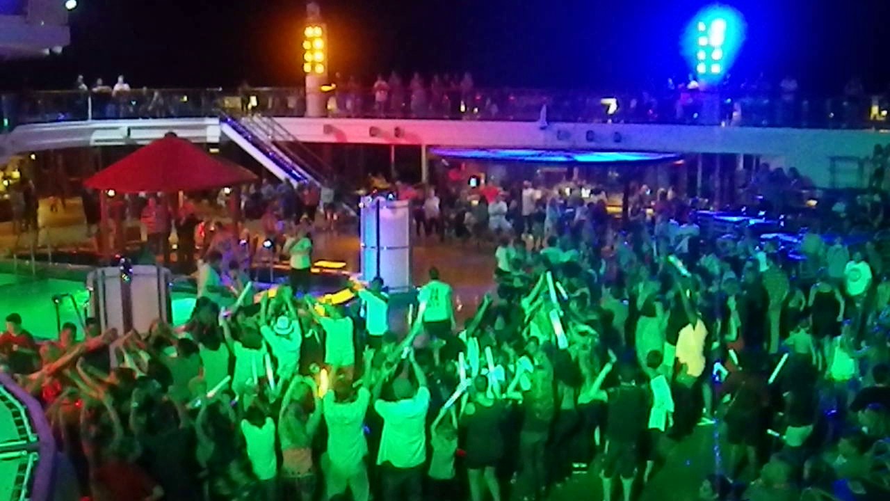 04/2016 mega deck party - YouTube