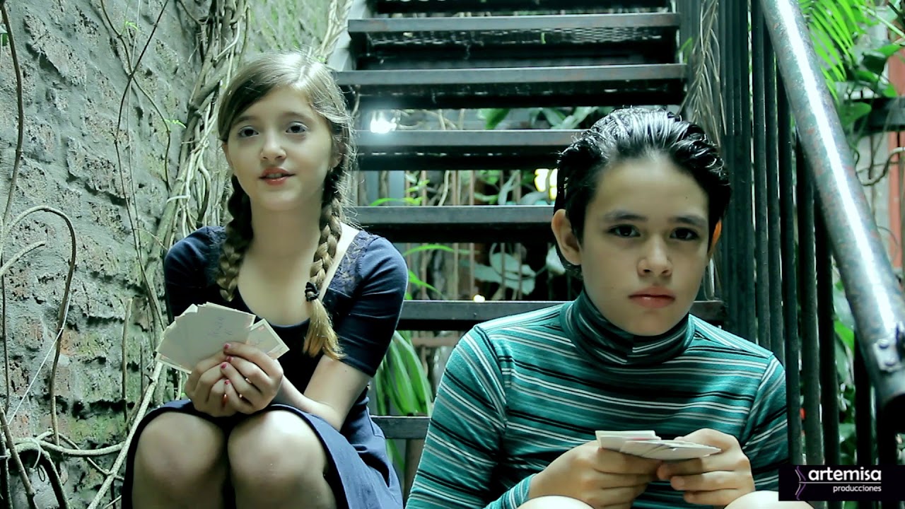 Merlina y Pericles - Los locos Adams - YouTube