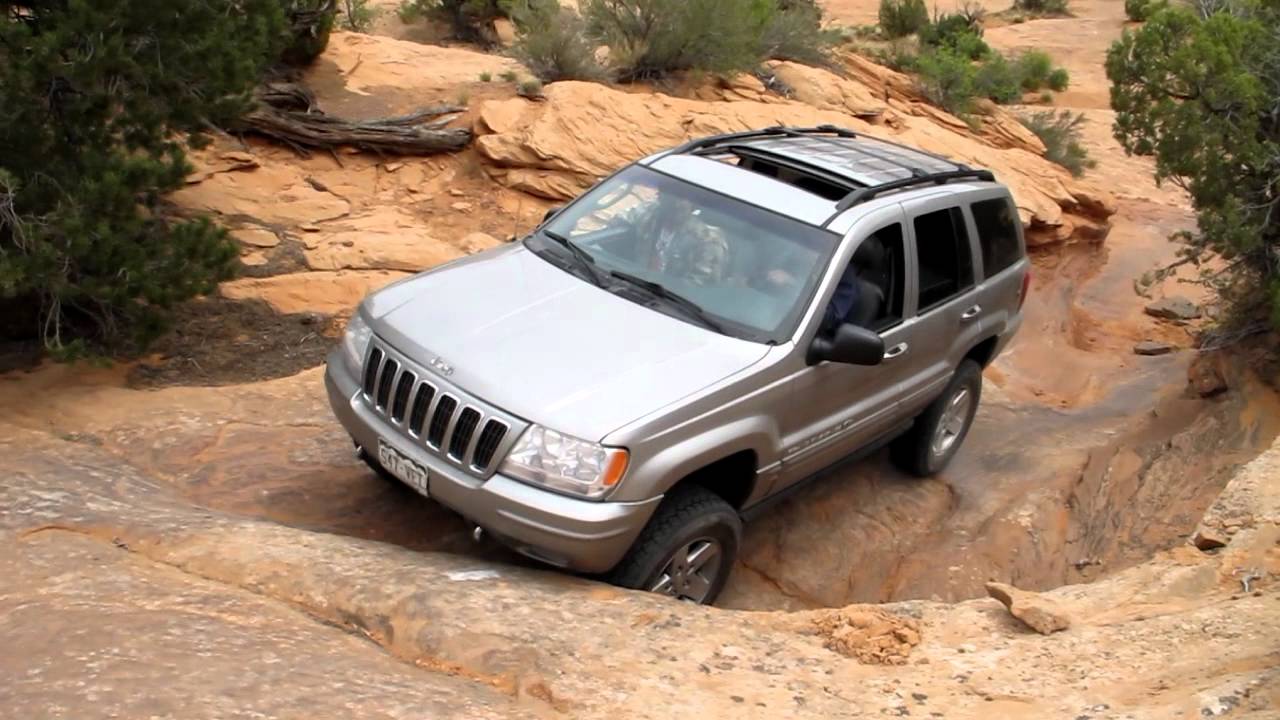 WJ Grand Cherokee tight fit Moab - YouTube
