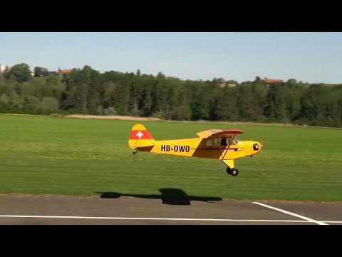 Giant Piper J-3 Cub RC Model Airplane Competition 28.Oldtimermeeting ...