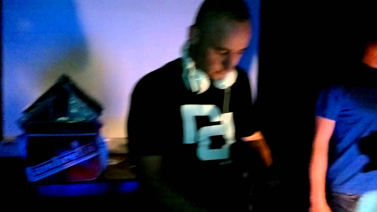 Ron Darst @ The Sub - YouTube