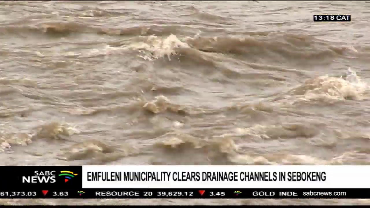 Emfuleni Municipality, Defence Force mop up Sebokeng floods - YouTube