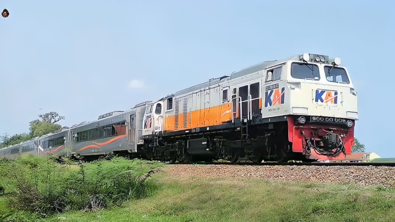 WHITE NISSAN 350Z | A JUST TRAIN VIDEO, JAVA RAILFANING - train video ...