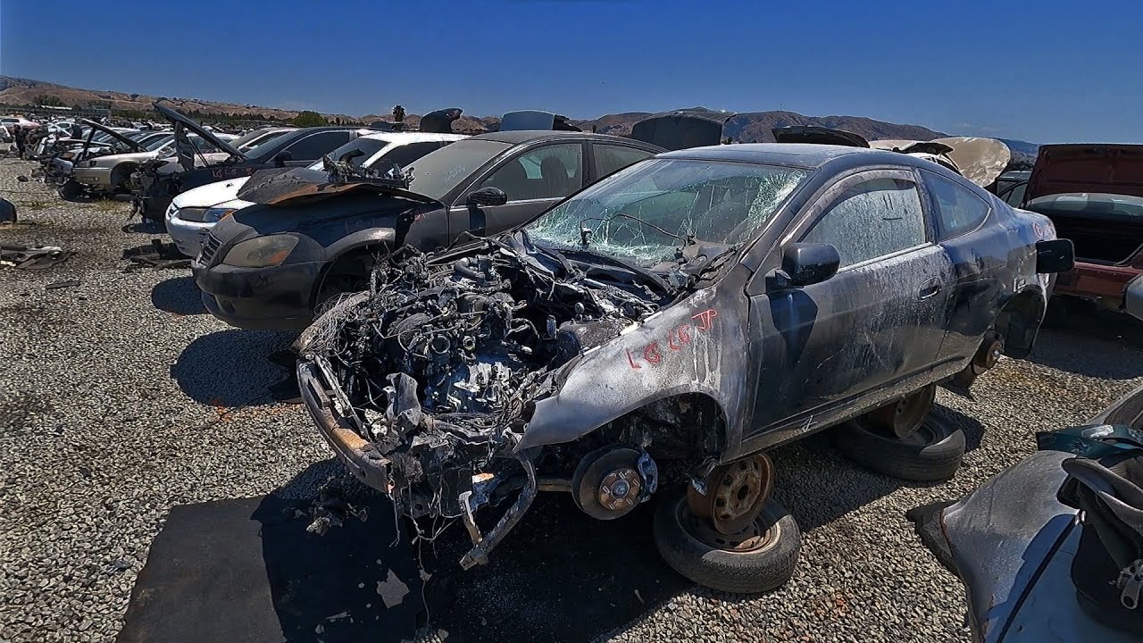 JUNKYARD SCORE !! BURNT DOWN ACURA RSX BASE 5 SPEED + ECU - YouTube