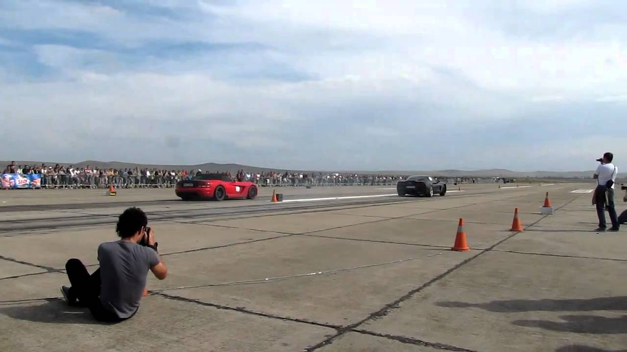 Corvette C6 Z06 vs Dodge Viper SRT10 - YouTube