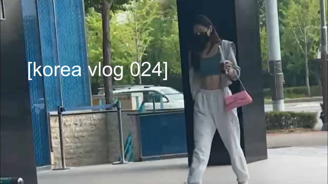 big 3 company tour and running into ITZY Yuna [korea vlog 024] - YouTube