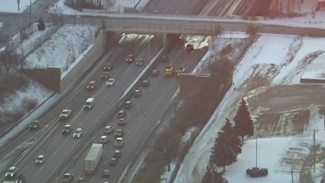 Water main break disrupts traffic in Detroit on I-94 - YouTube