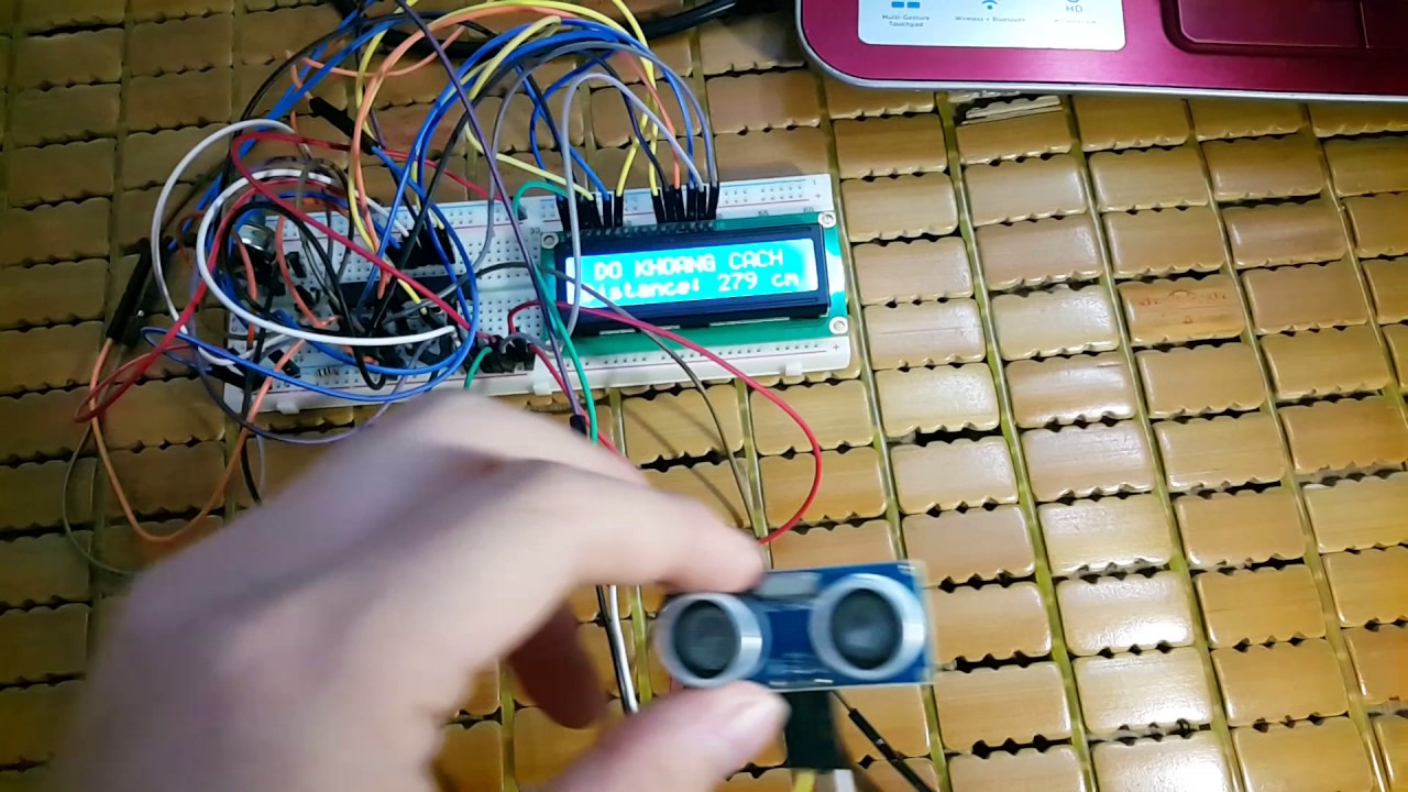 Làm board arduino uno (Test Đo Khoảng Cách) - YouTube
