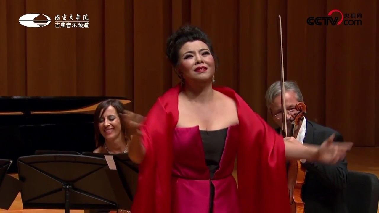 I love this land, 我爱这片土地. Soprano Hui He, - YouTube