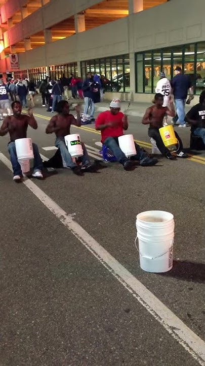 Awesome Group of Bucket Drummers in Detroit - YouTube