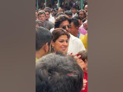 Shah Rukh Khan's Son AbRam Seeks Blessings Of Lalbaugcha Raja #shorts - YouTube