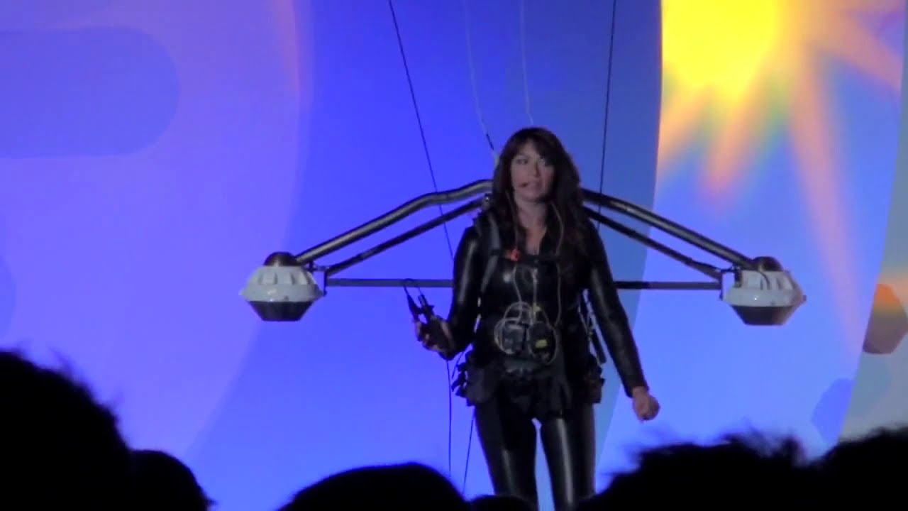 Suzi Perry gets stuck in the air in her hot leather catsuit - YouTube