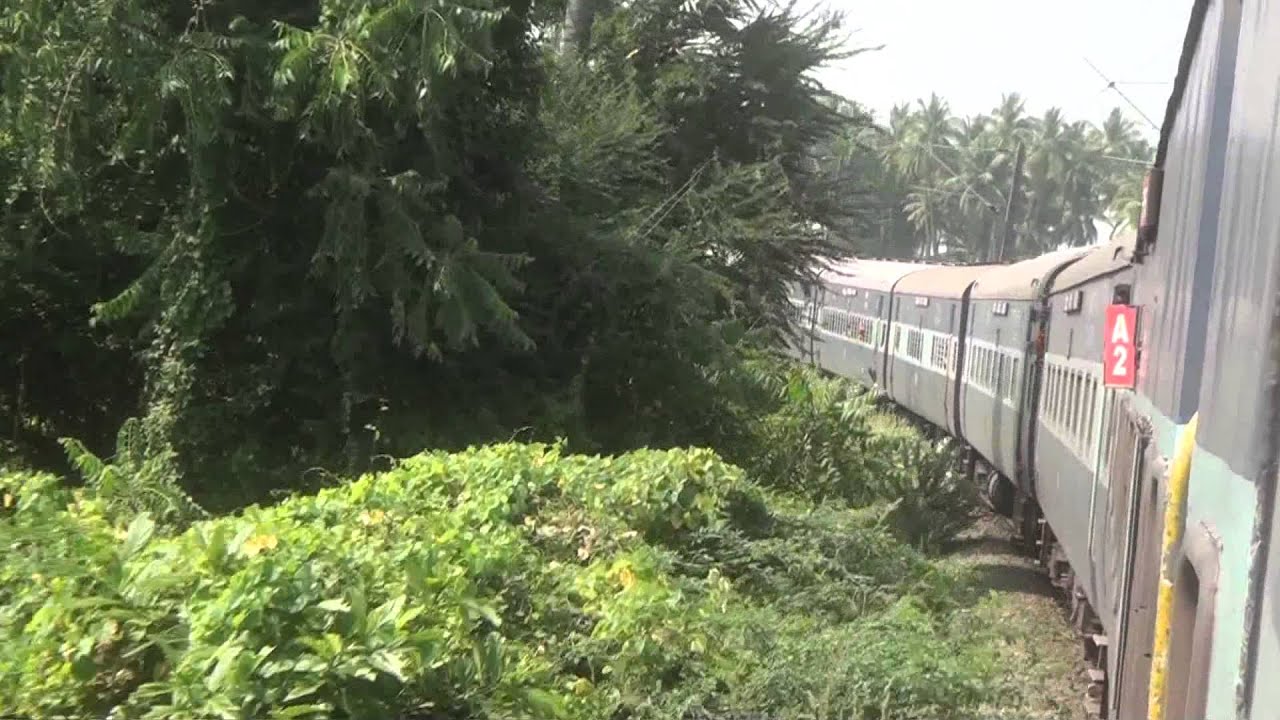 Tata/Dhanbad Alleppey Express Crossing Cauvery Bridge - YouTube