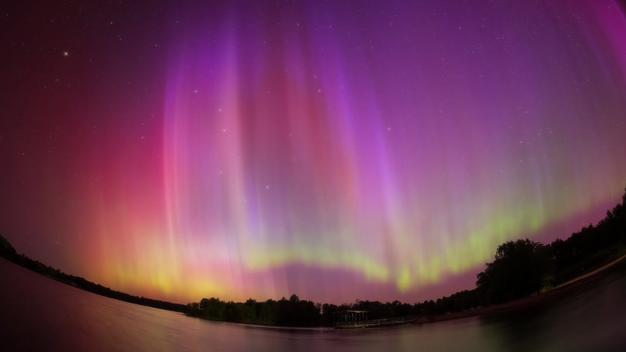 [4K] Timelapse: the Colors of the Aurora - YouTube