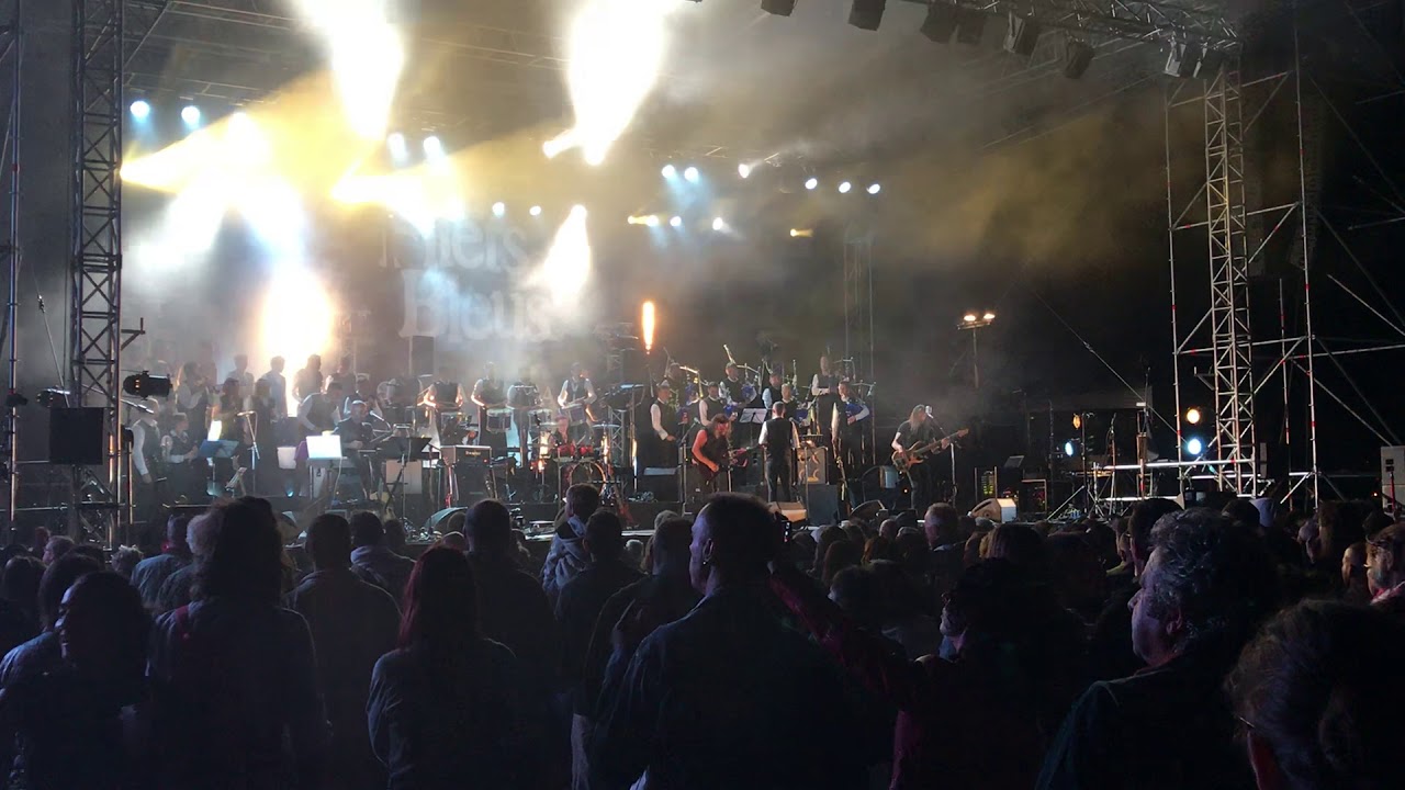 Filets Bleus 2018: Bagad Bro Konk Kerne & Pat O'May Band - YouTube