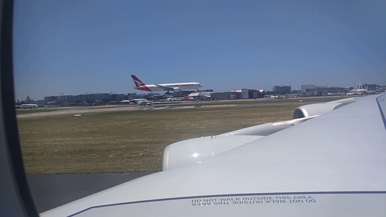 Singapore Airlines SQ232 Sydney Departure - YouTube