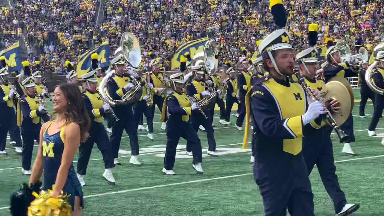 Michigan Marching Band Hail to the Victors live in Ann Arbor - YouTube