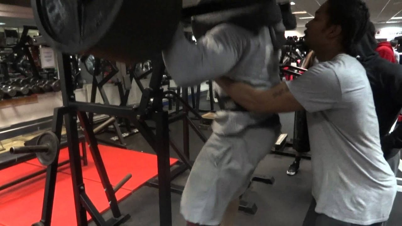 Simeon Panda @ Metroflex UK 360kg squats on machine - YouTube