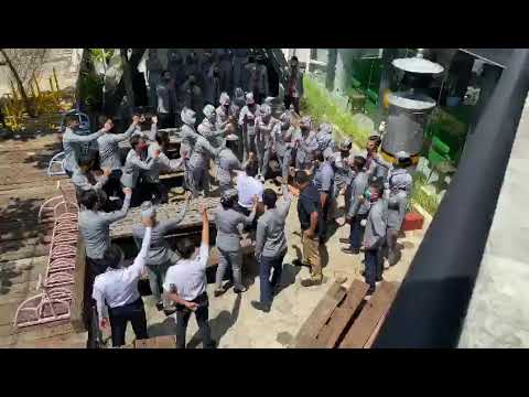 PRAMUGARI KERETA API BO 4 SEMARANG